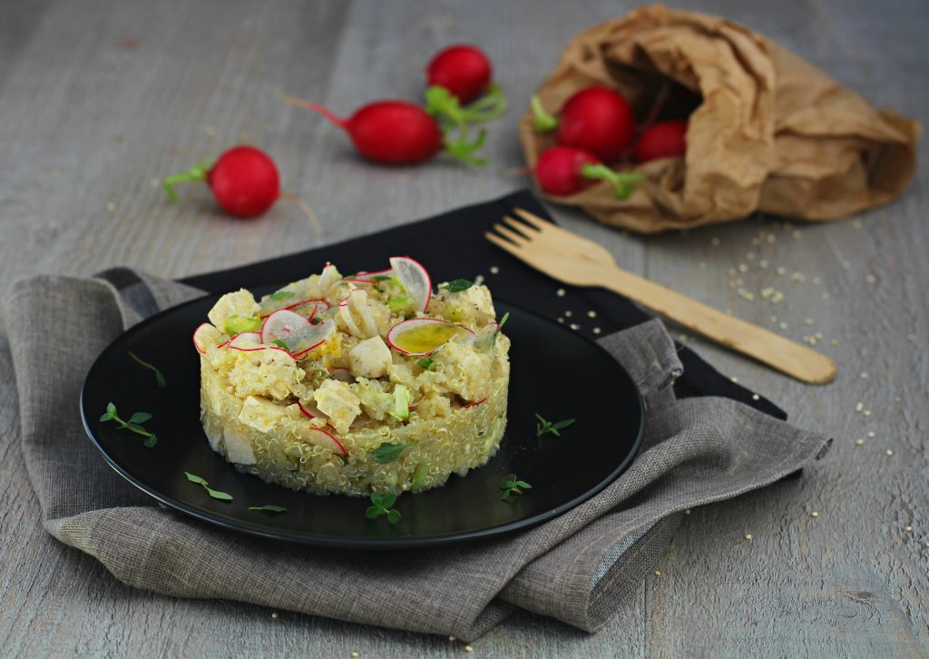 Quinoa con tofu ravanelli e timo limonato - Papilla Monella