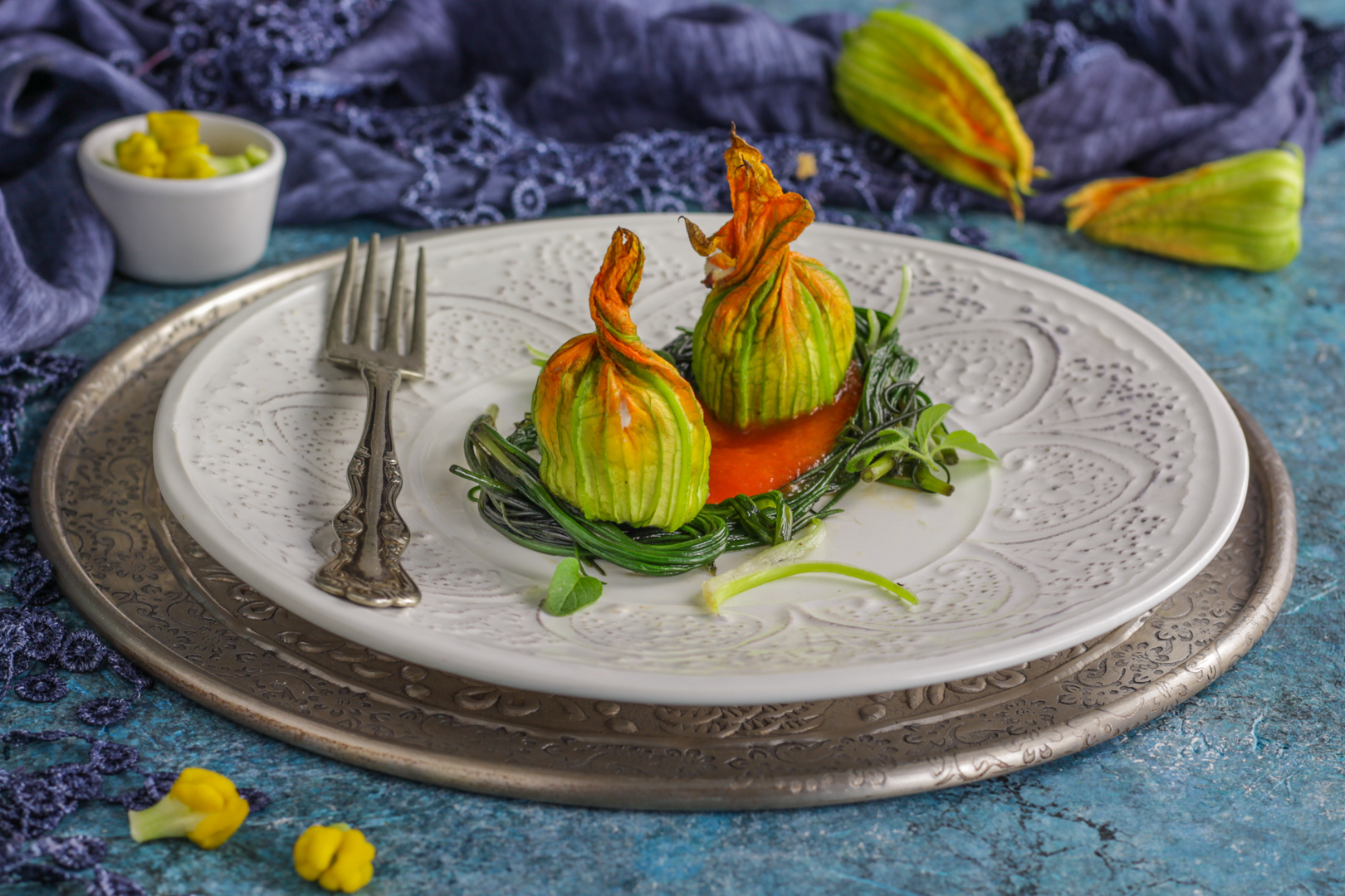 Fiori di zucca ripieni al forno - Ricetta vegetariana facile e gustosa! Fiori di zucca ripieni al forno - Ricetta vegetariana facile e gustosa!