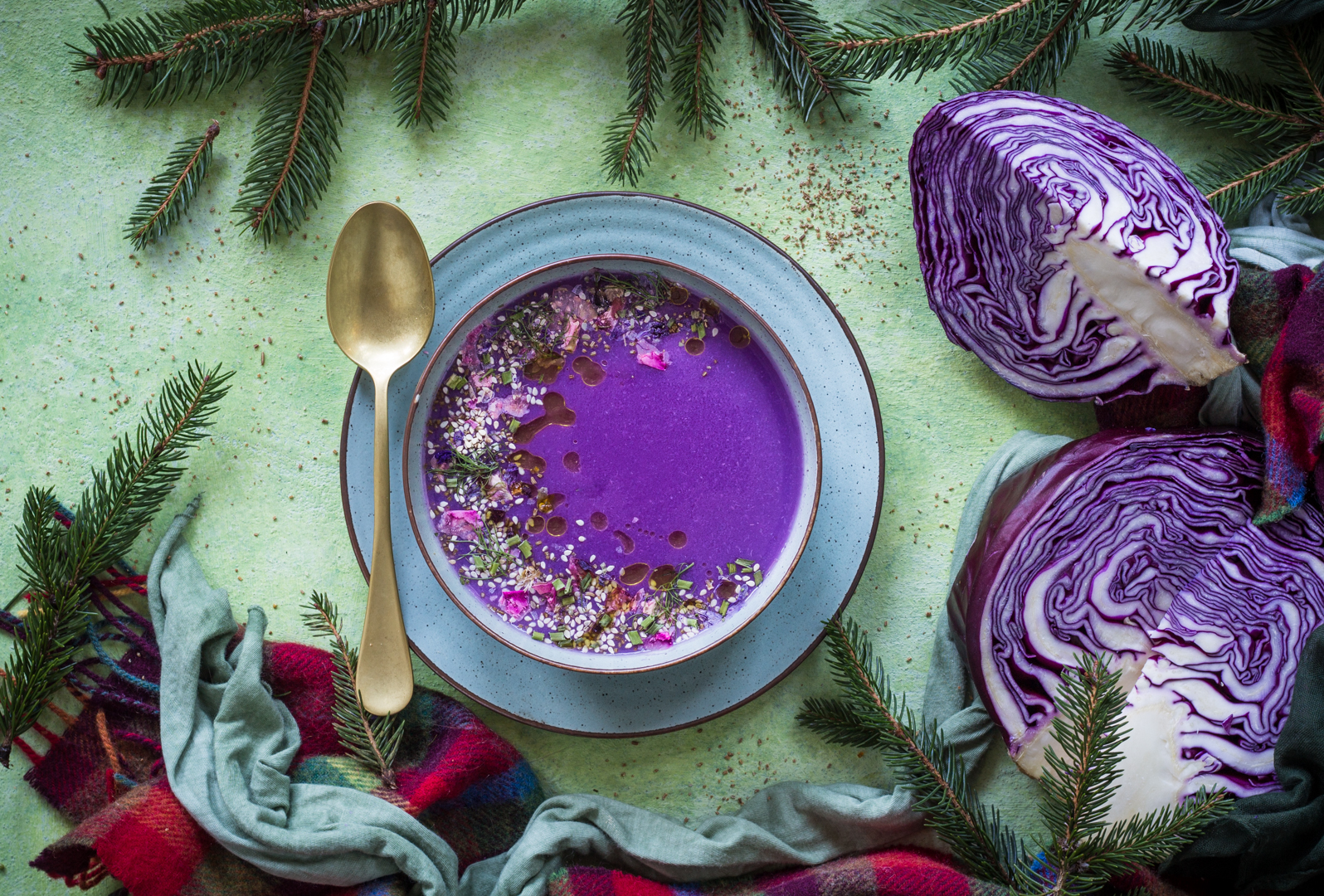 Vellutata di cavolo cappuccio viola - Veloce, leggera e cremosa